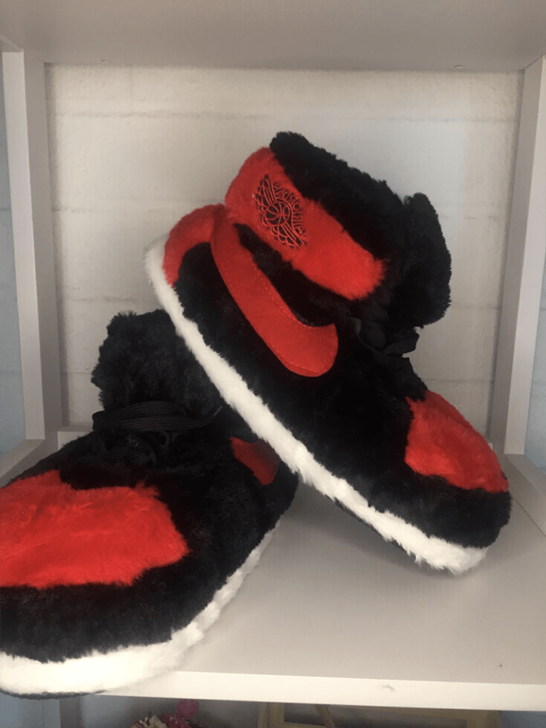 Pantuflas Nike Jordan retro 1 Bred Banne - Machine Center